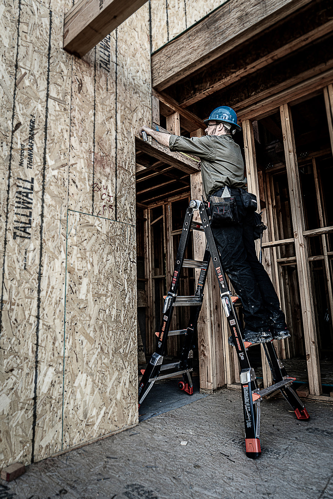 Little Giant Ladders | Dark Horse | Multi-Position Ladder